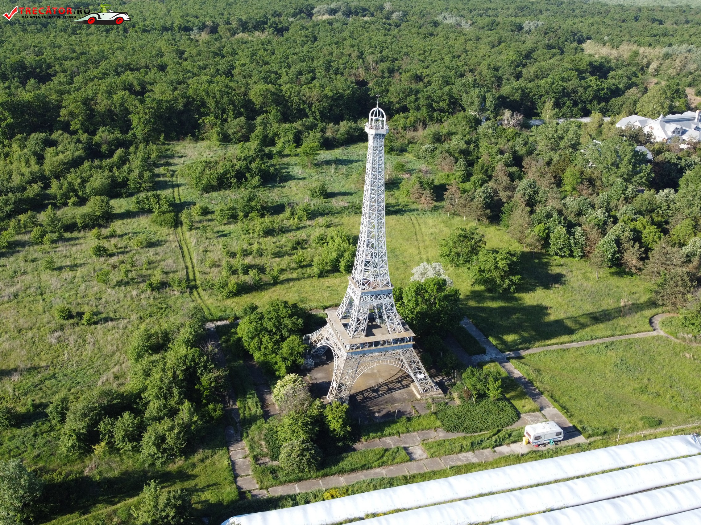 Turnul Eiffel Replica de lângă Slobozia. Galerie Foto - Imagini cu Obiective Turistice